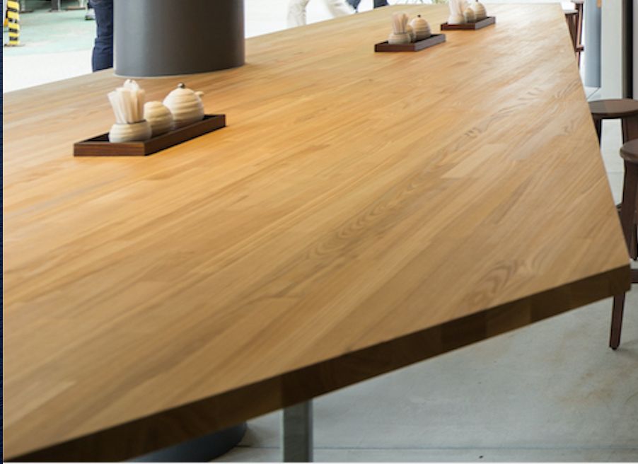 ダイニングテーブル 天板：タモ集成材t30、 脚部：St角パイプ、溶融亜鉛メッキ仕上 | TECTURE（テクチャー）