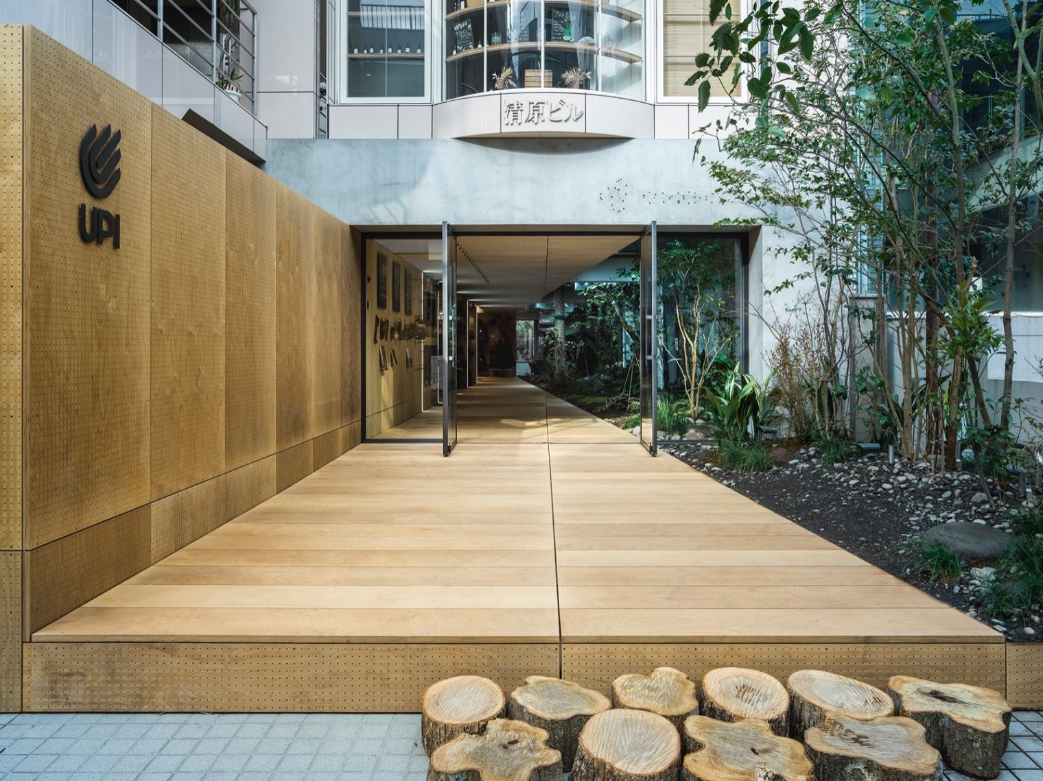 UPI 表参道の写真 | TECTURE（テクチャー）