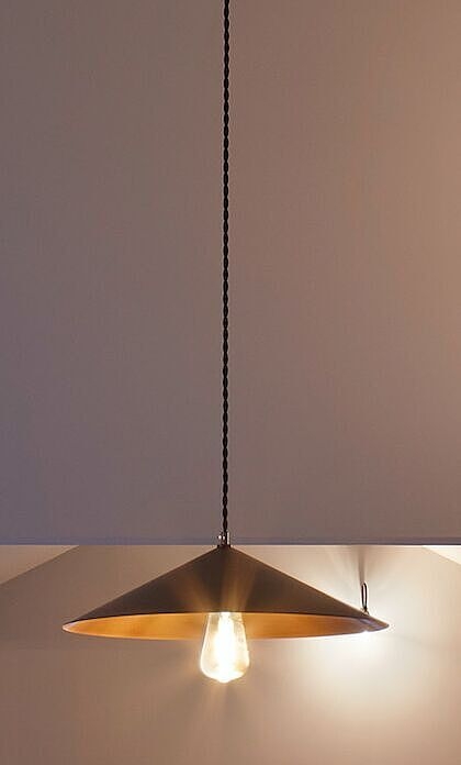 特注ペンダントライト St PL 真鍮メッキ（内側） 黒皮素地（外側） | TECTURE（テクチャー）