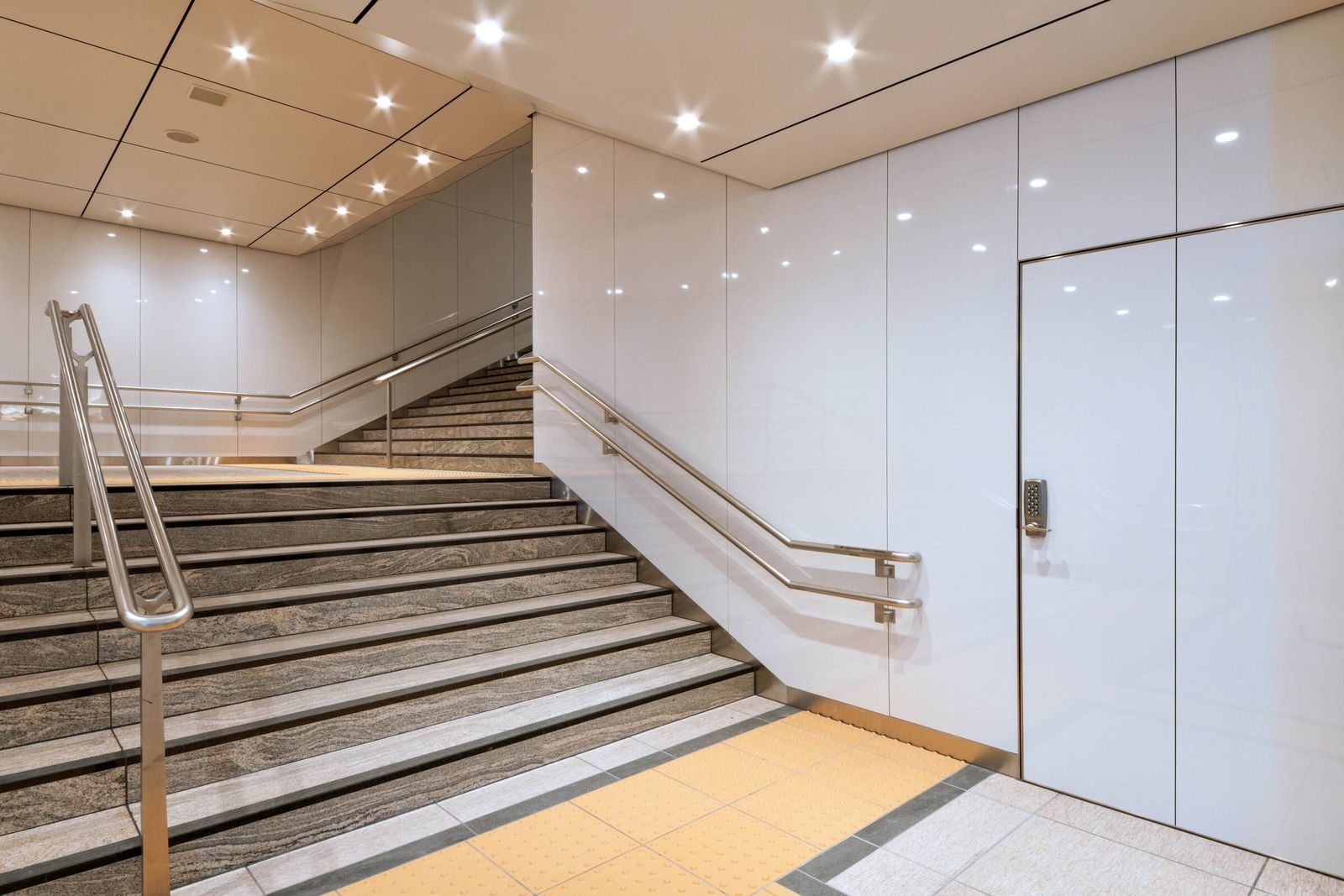 AICA/JR東京駅 | TECTURE（テクチャー）