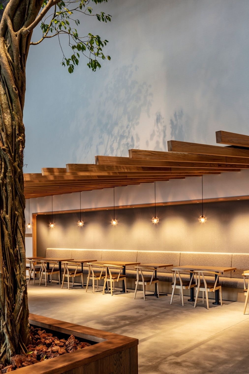 Lounge with Big Eavesの写真 | TECTURE（テクチャー）