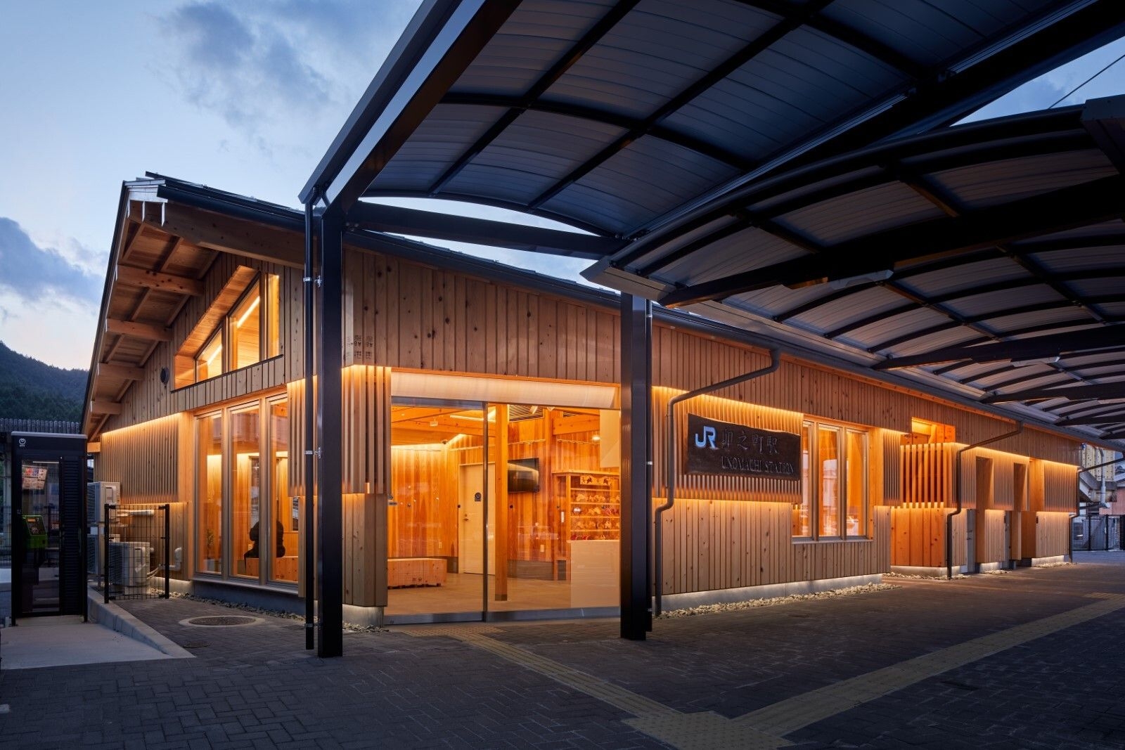 JR卯之町駅舎の写真 | TECTURE（テクチャー）