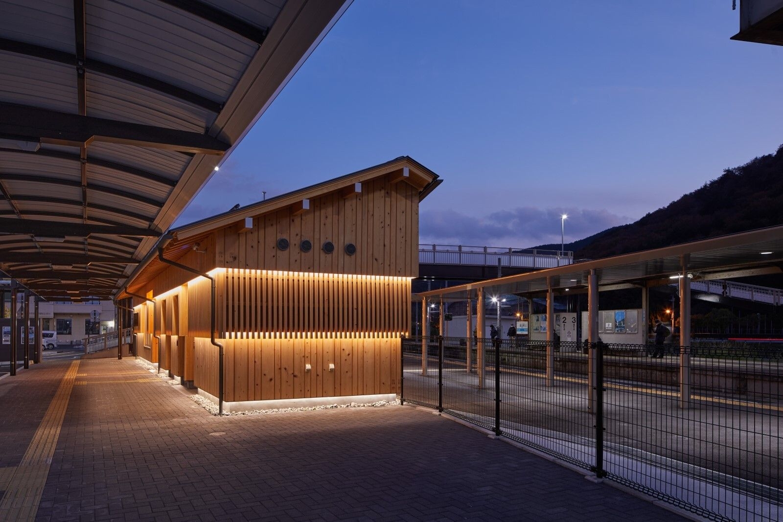 JR卯之町駅舎の写真 | TECTURE（テクチャー）