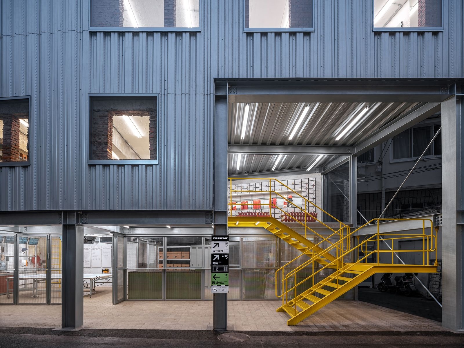 FREITAG STORE 上海 | TECTURE（テクチャー）