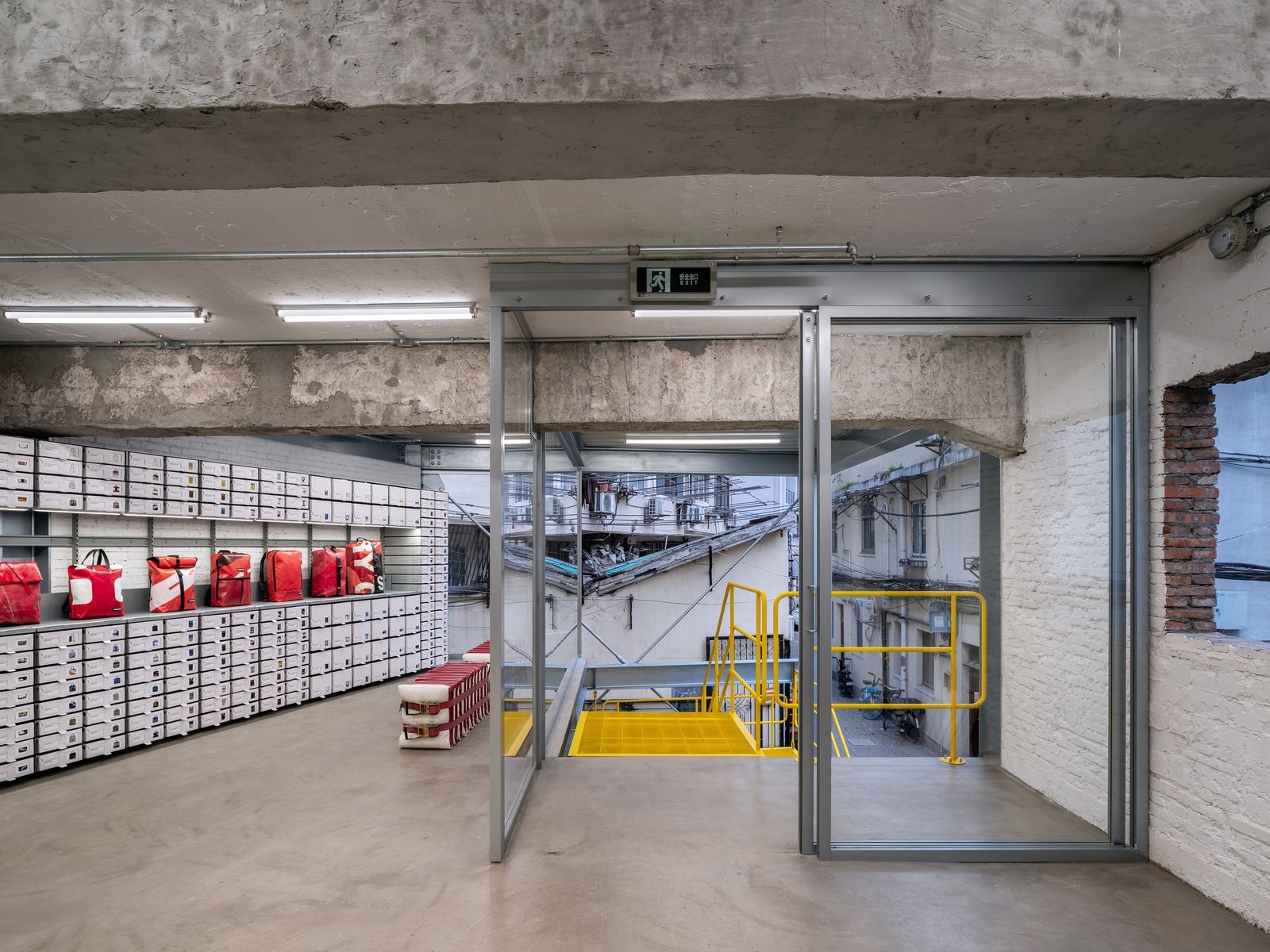 FREITAG STORE 上海の写真 | TECTURE（テクチャー）