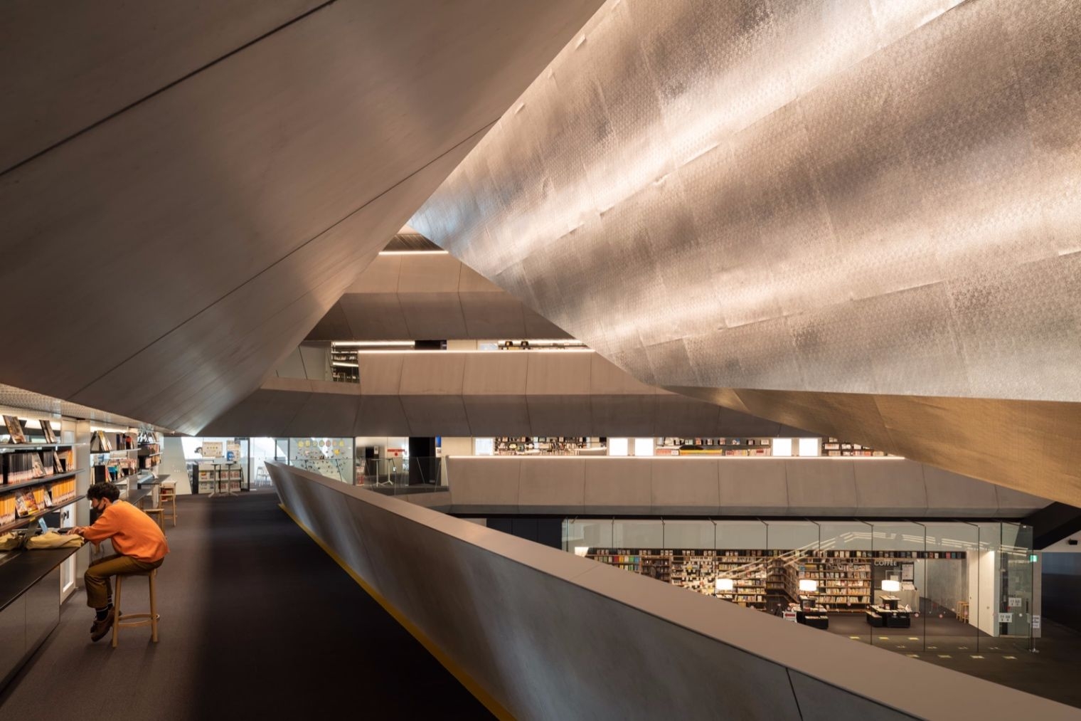 追手門学院大学 茨木総持寺キャンパス ACADEMIC ARKの写真 | TECTURE（テクチャー）