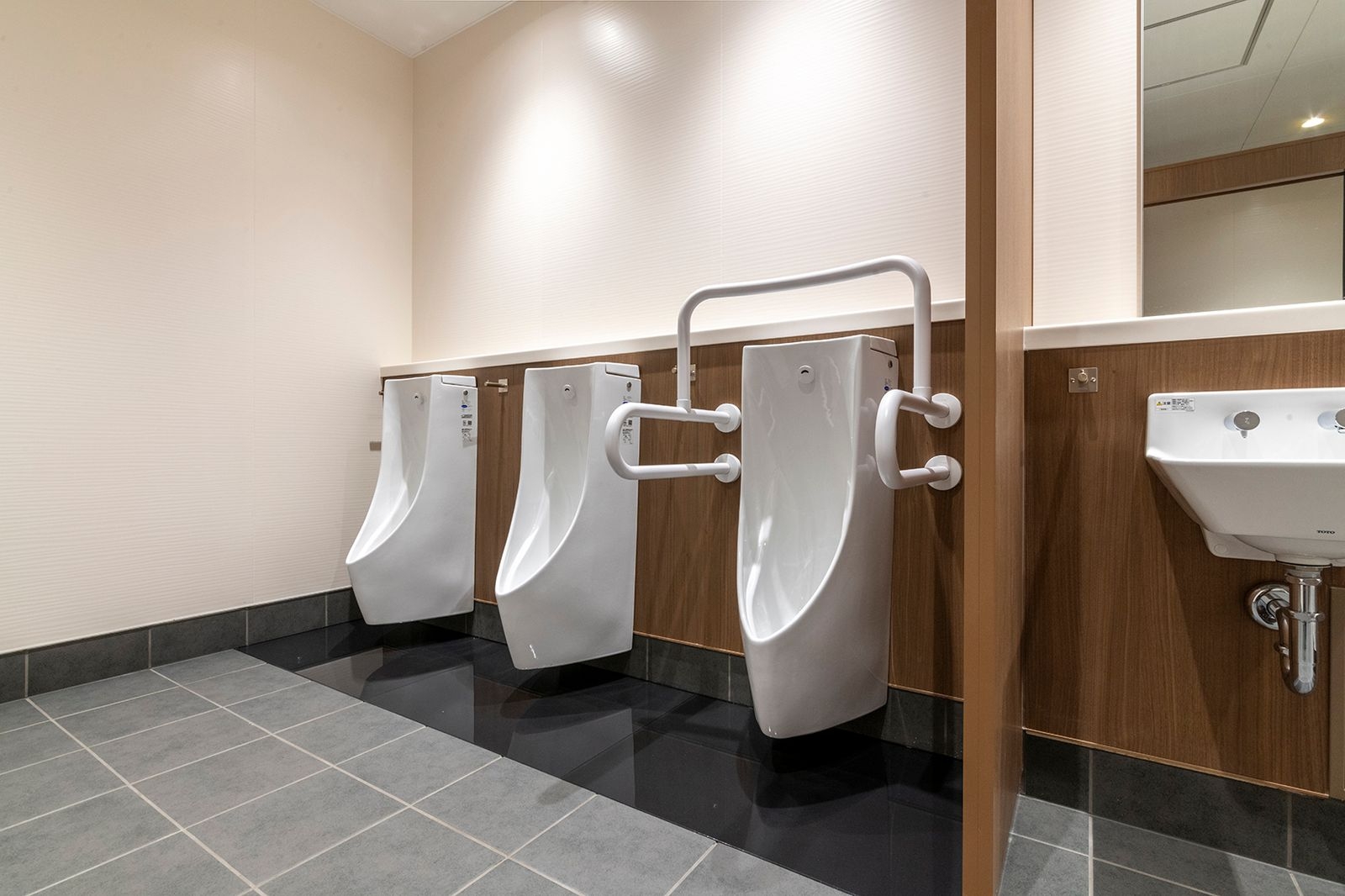 AICA/東武アーバンパークライン「七里駅」 | TECTURE（テクチャー）