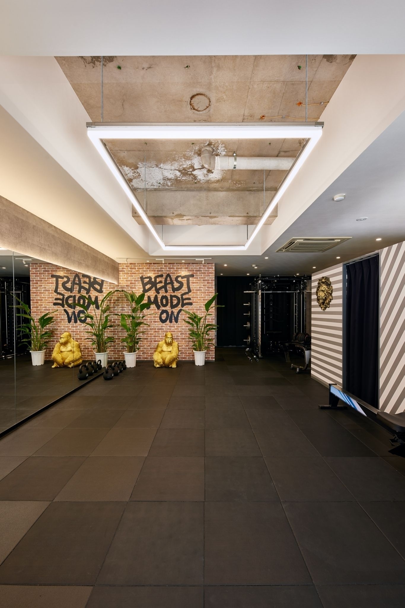 BEST FIT ME MINAMIMORIMACHIの写真 | TECTURE（テクチャー）