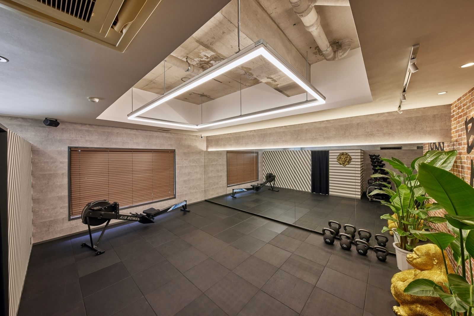 BEST FIT ME MINAMIMORIMACHIの写真 | TECTURE（テクチャー）