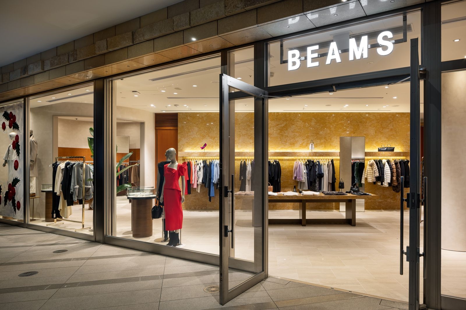 BEAMS Roppongi Hillsの写真 | TECTURE（テクチャー）