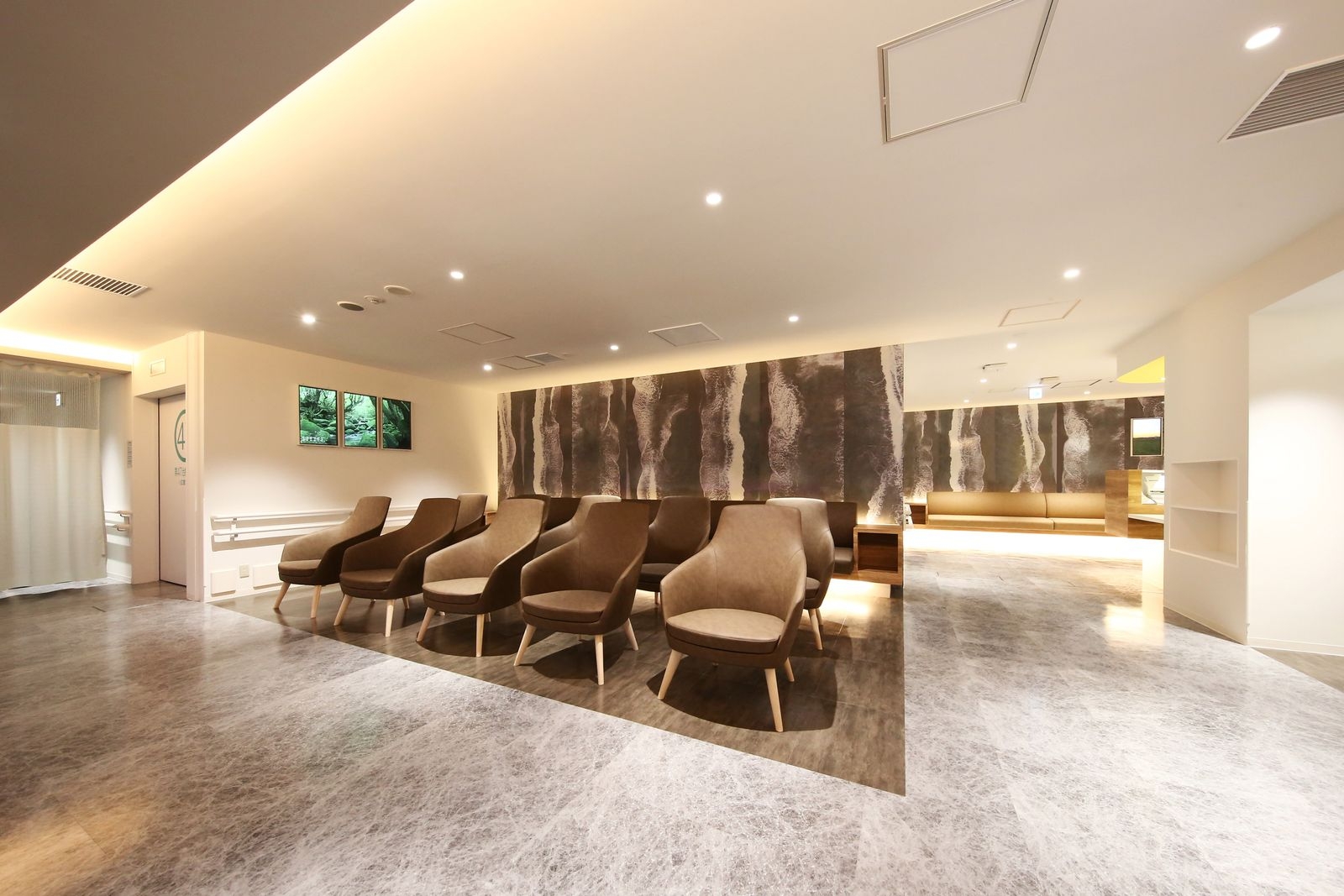 大阪公立附属病院 MRリニアック待合室 | TECTURE（テクチャー）