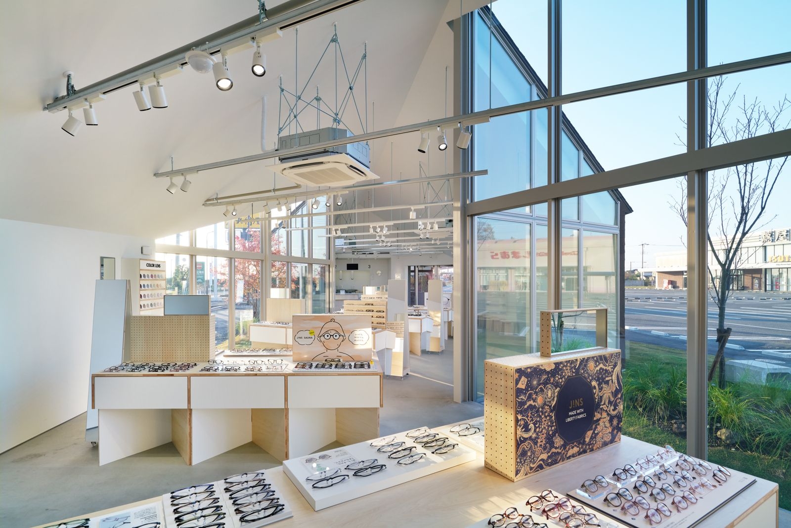 JINSかわじまインター店の写真 | TECTURE（テクチャー）