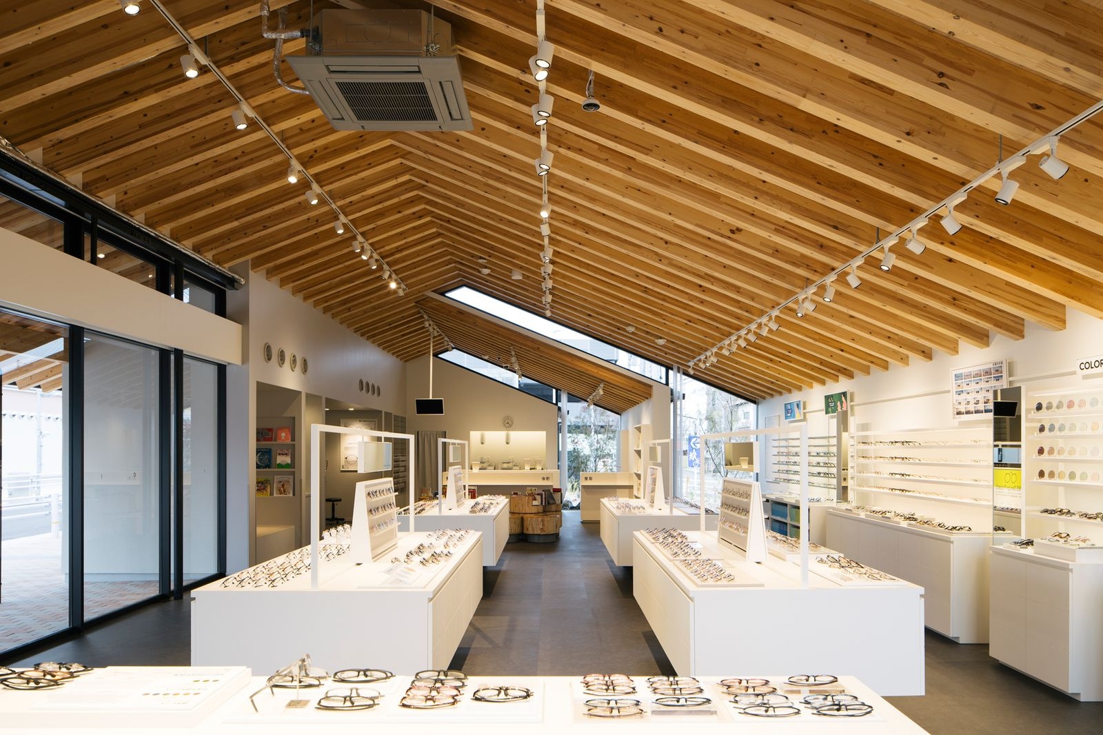 JINSそよら東岸和田店の写真 | TECTURE（テクチャー）