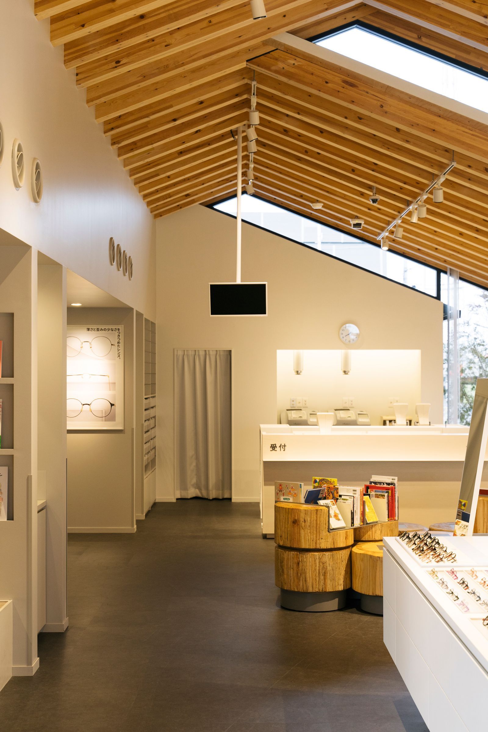 JINSそよら東岸和田店の写真 | TECTURE（テクチャー）