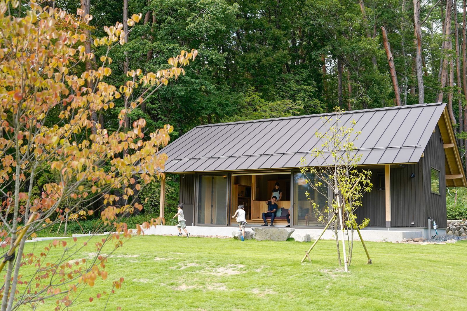 Kobuchizawa Cottage Wagan ／ 森の中のコテージの写真 | TECTURE（テクチャー）