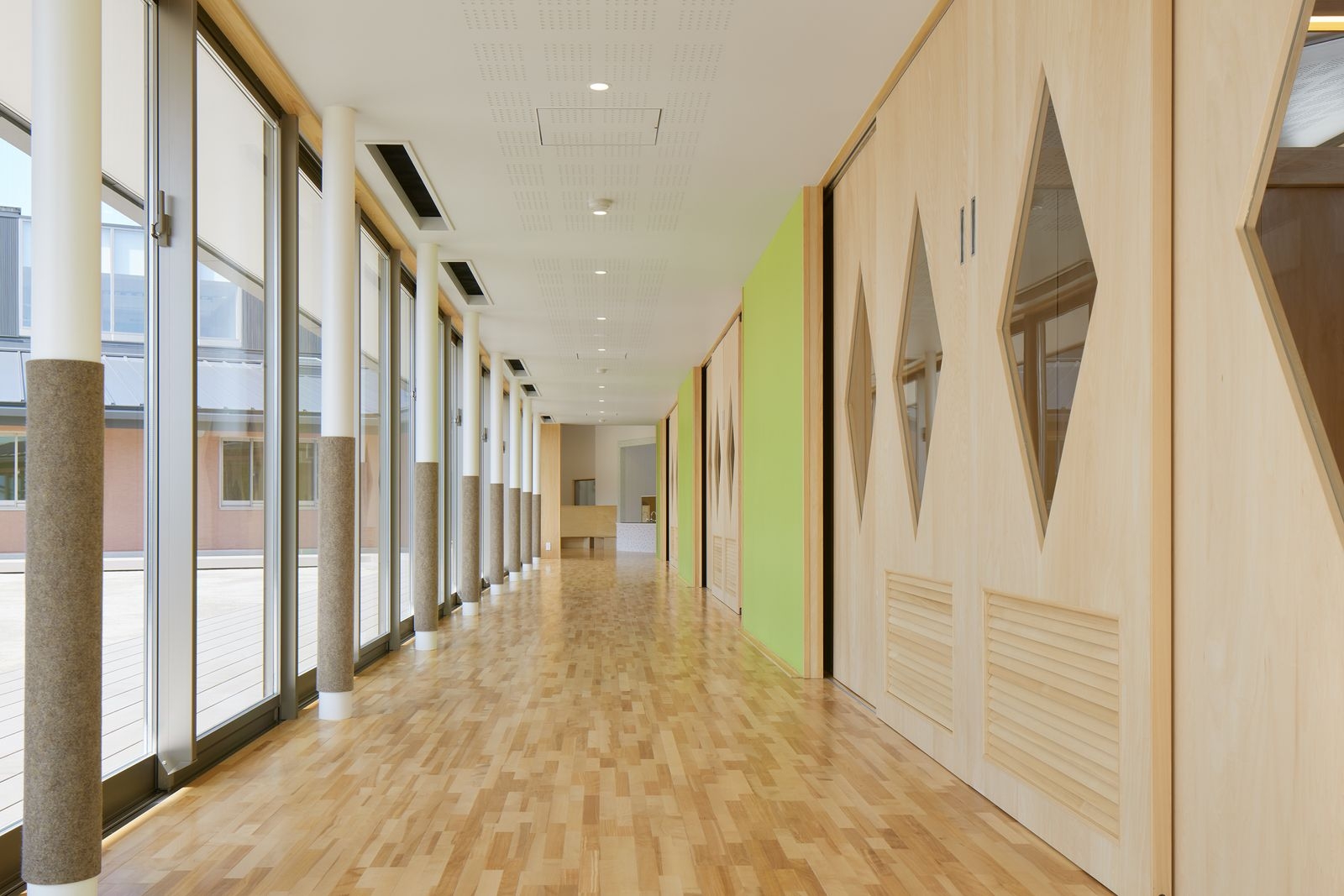 育みの丘 紡ぎの学舎の写真 | TECTURE（テクチャー）