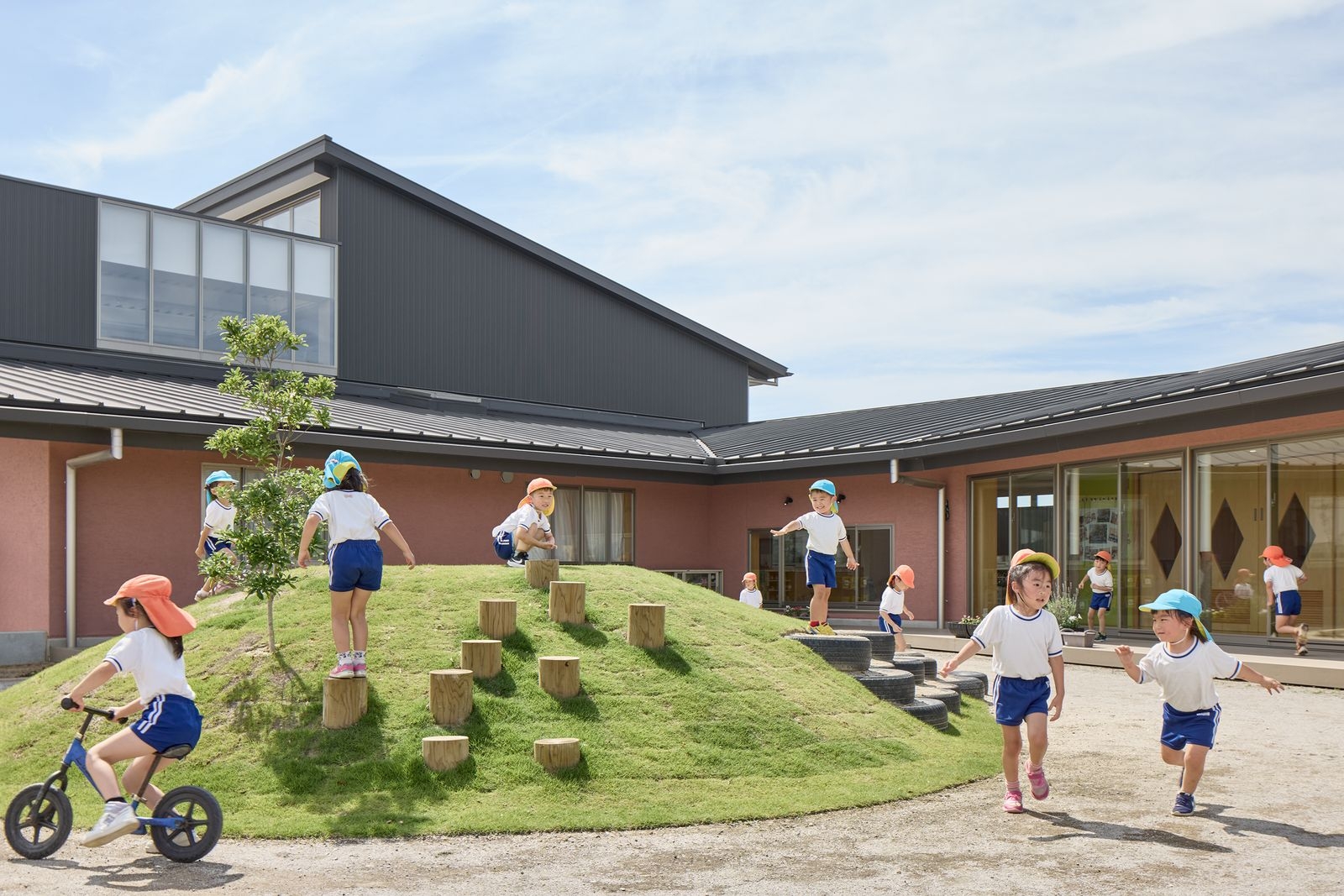 育みの丘 紡ぎの学舎の写真 | TECTURE（テクチャー）