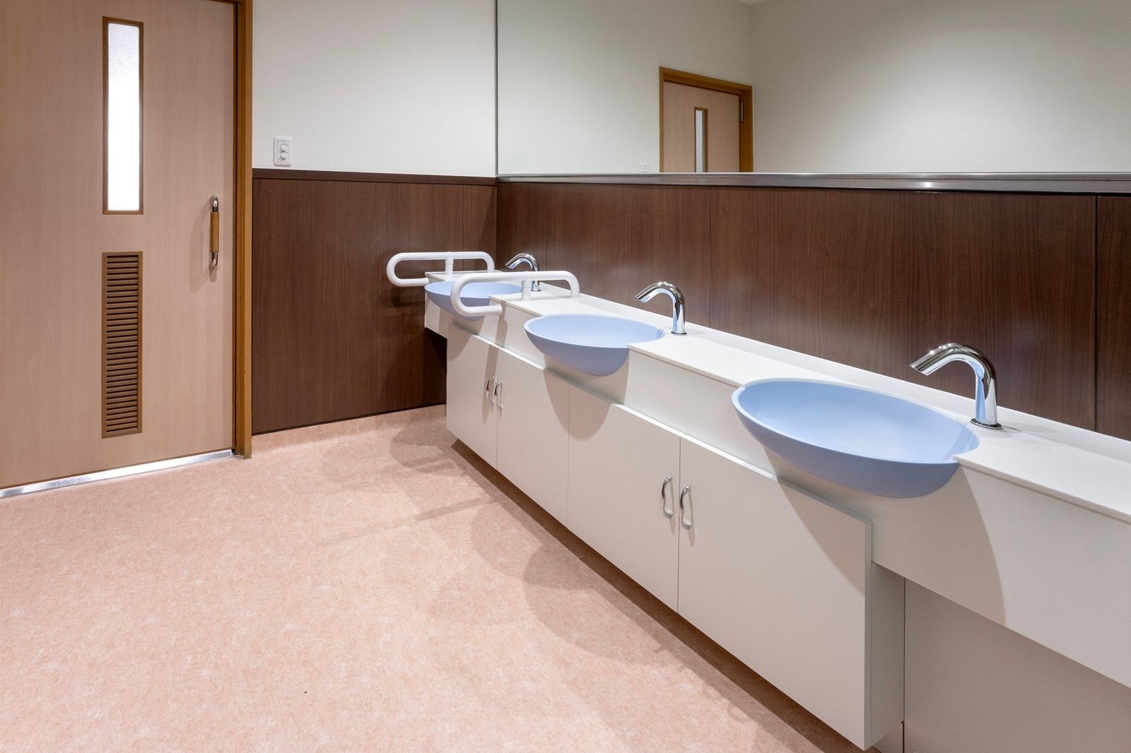 中学校トイレ改修の写真 | TECTURE（テクチャー）