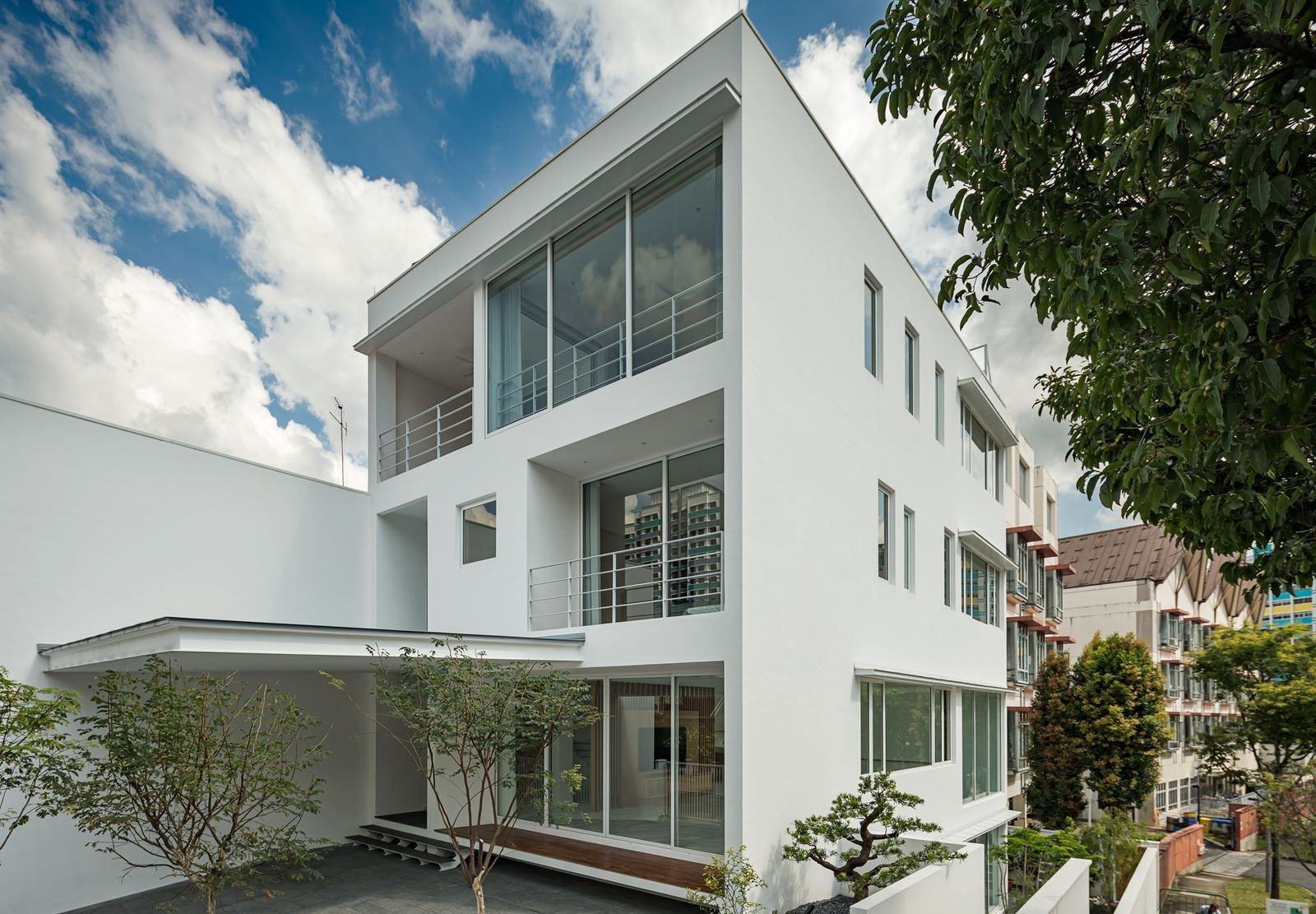 White cube on the Red Mountainの写真 | TECTURE（テクチャー）