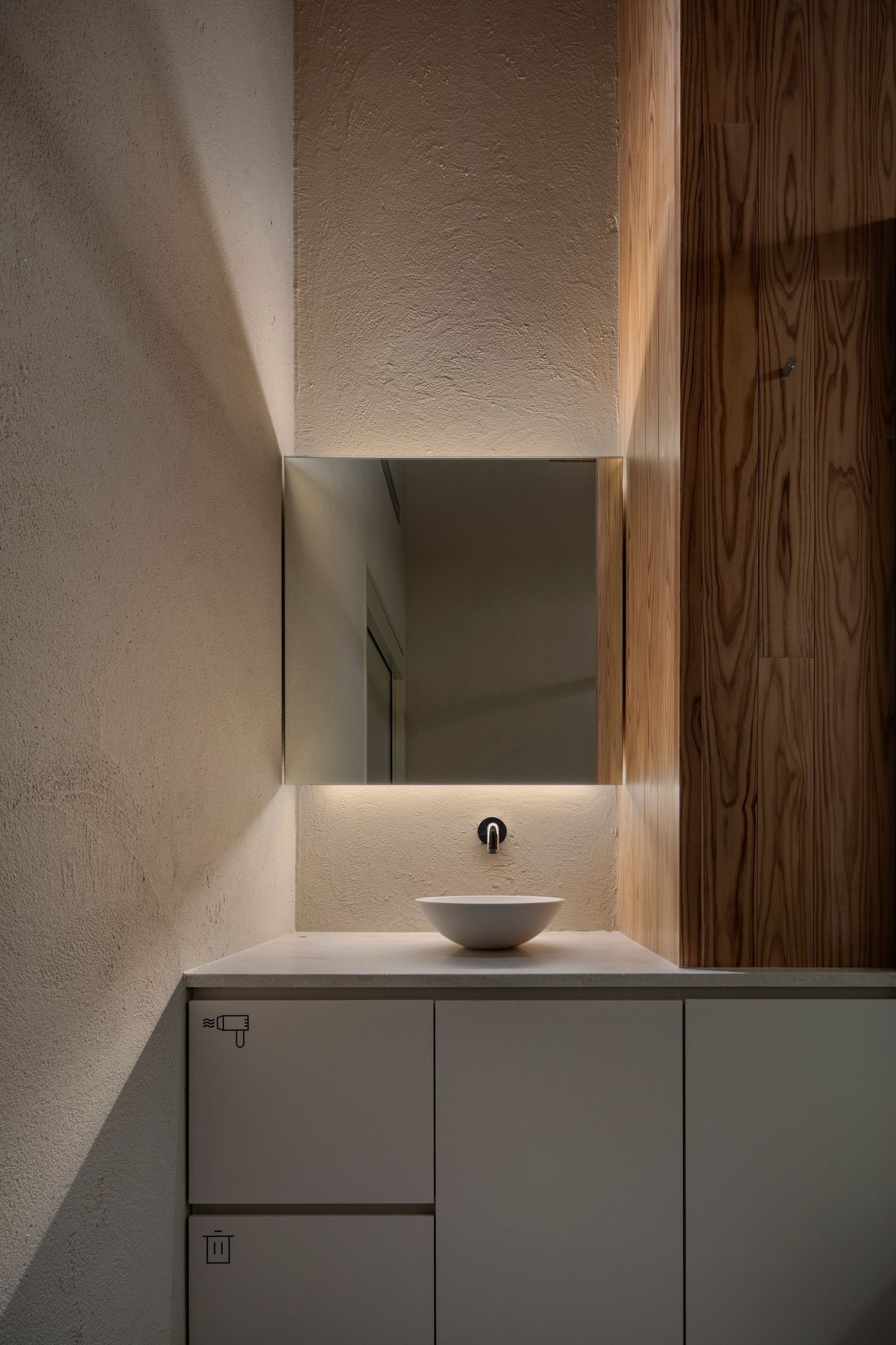 銀座髙木ビル SALON 91°の写真 | TECTURE（テクチャー）