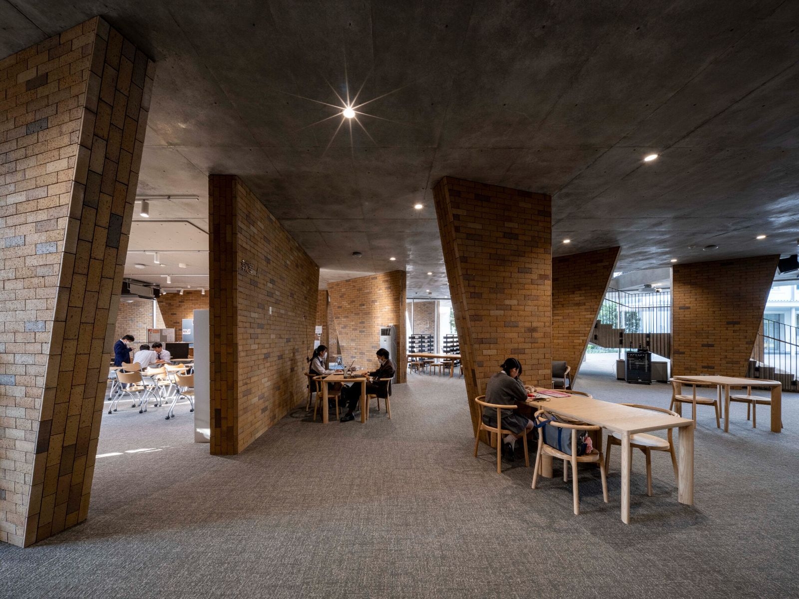 湘南工科大学付属高校図書館の写真 | TECTURE（テクチャー）