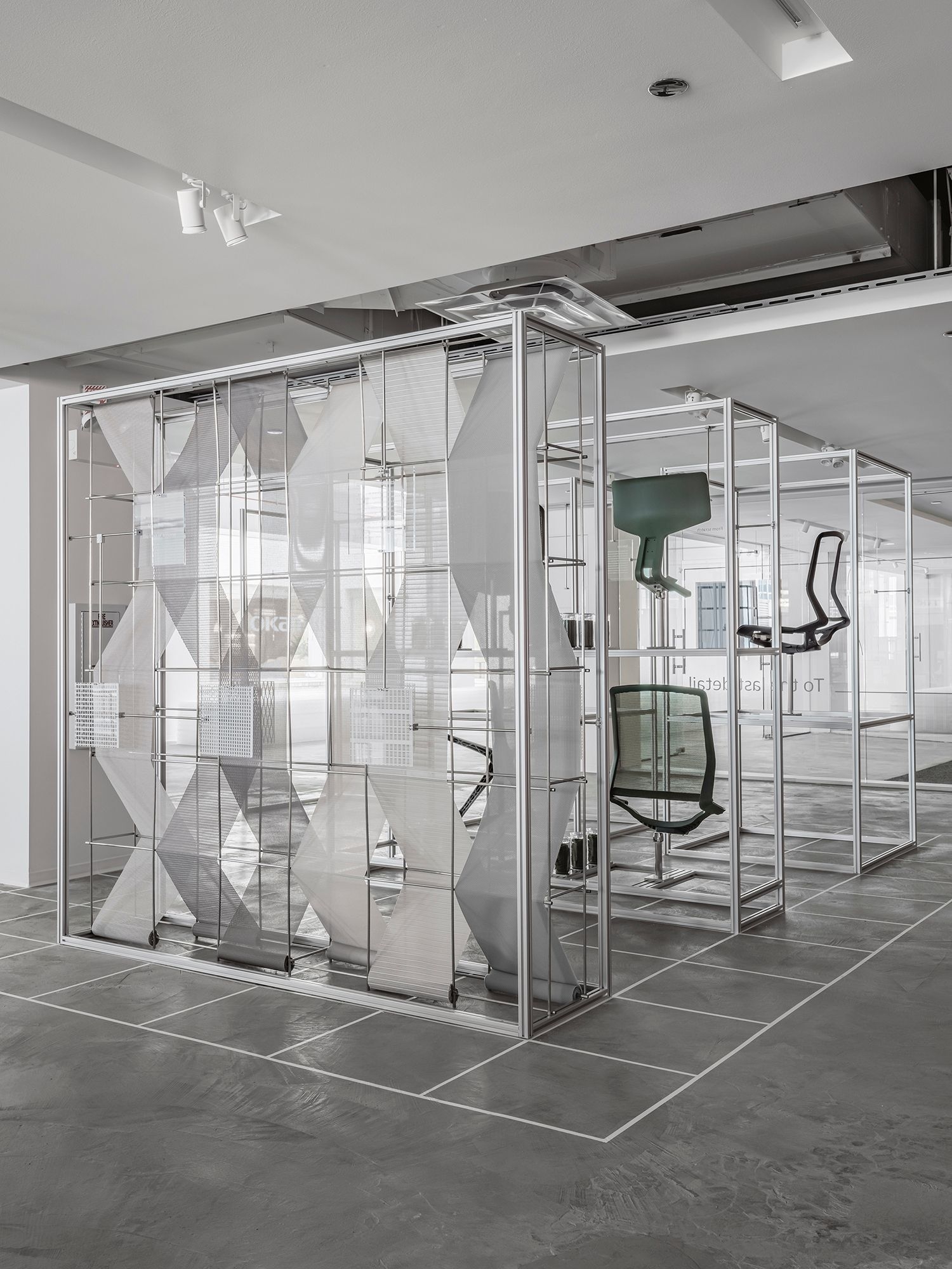 OKAMURA EXHIBITION / SHOWROOM at NeoCon 2024の写真 | TECTURE（テクチャー）