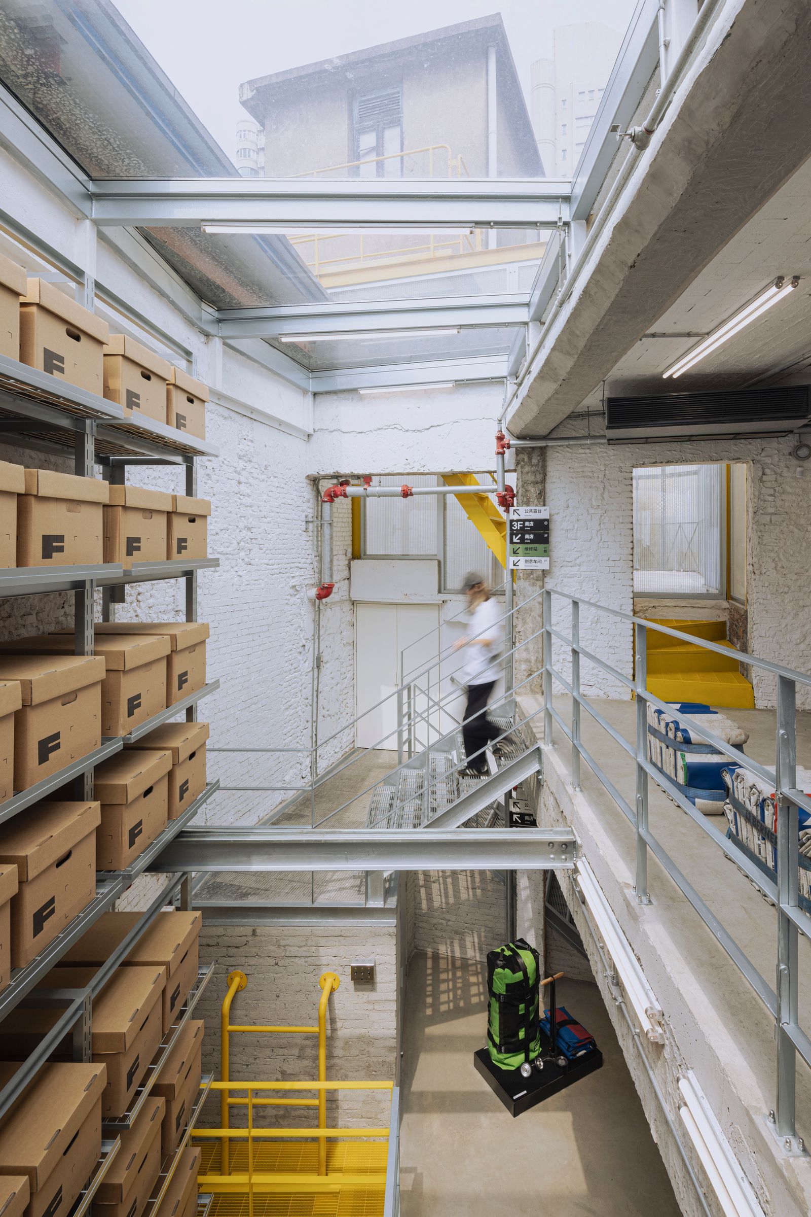 FREITAG STORE 上海の写真 | TECTURE（テクチャー）