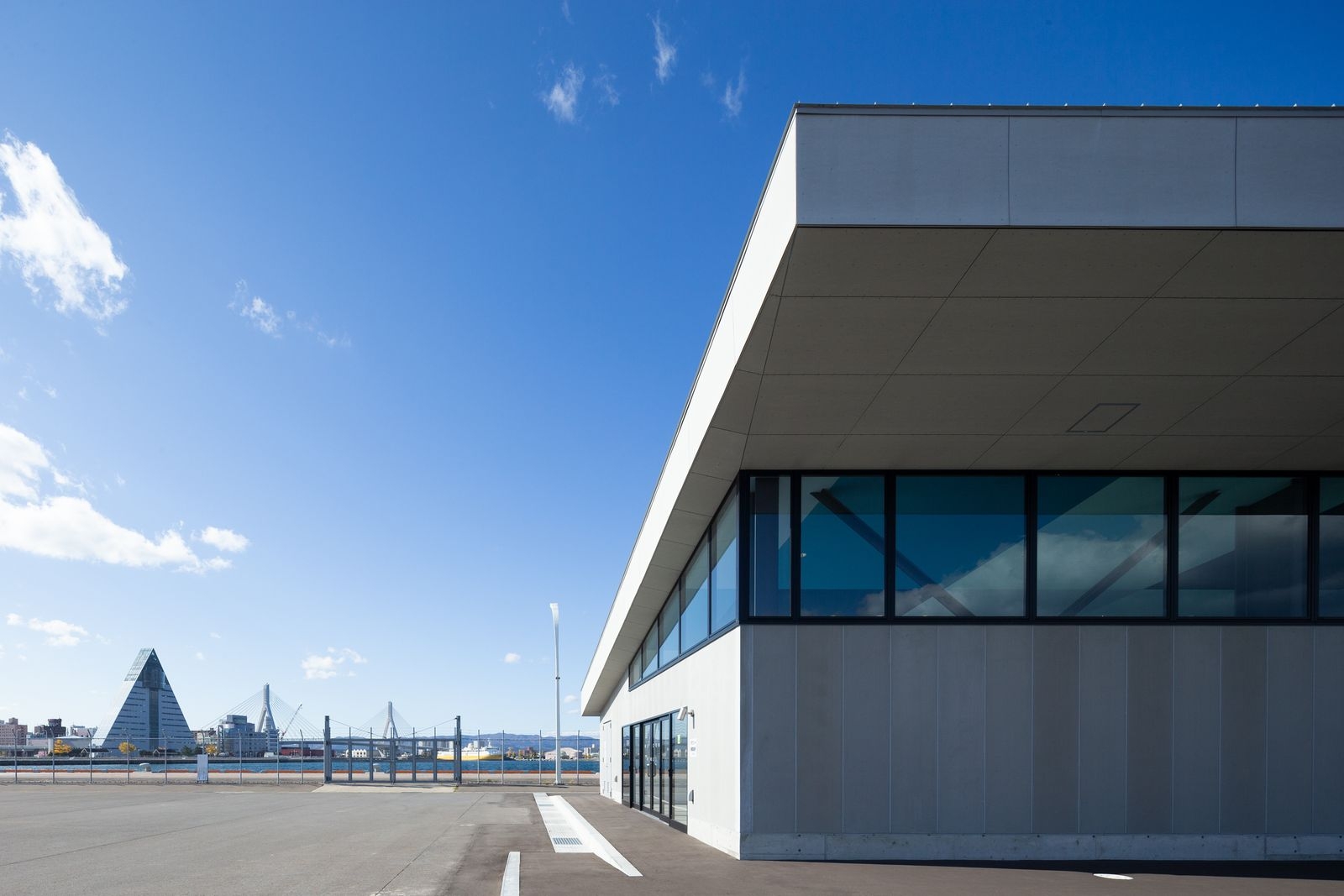青森港国際クルーズターミナル / Aomori Cruise Terminalの写真 | TECTURE（テクチャー）