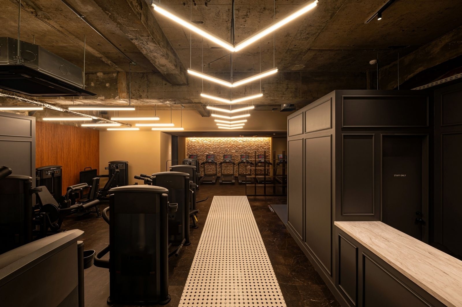 BEST FIT ME 天満橋北浜店の写真 | TECTURE（テクチャー）