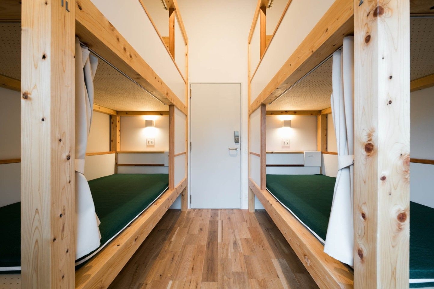 Mt.TAKAO BASE CAMP の写真 | TECTURE（テクチャー）