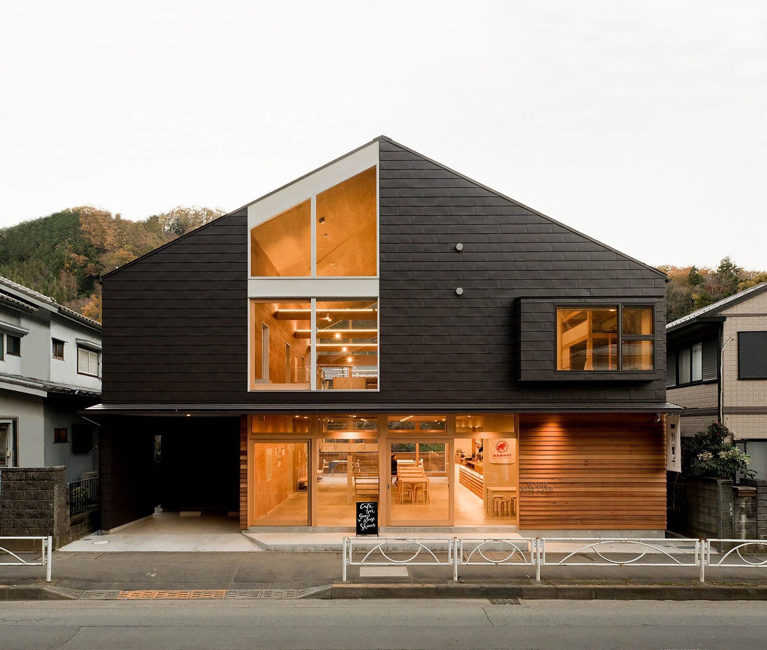 Mt.TAKAO BASE CAMP の写真 | TECTURE（テクチャー）