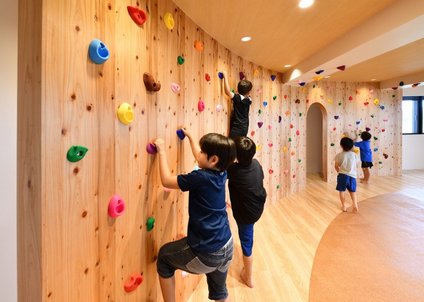 ROSELLE CLUB T+R の写真 | TECTURE（テクチャー）