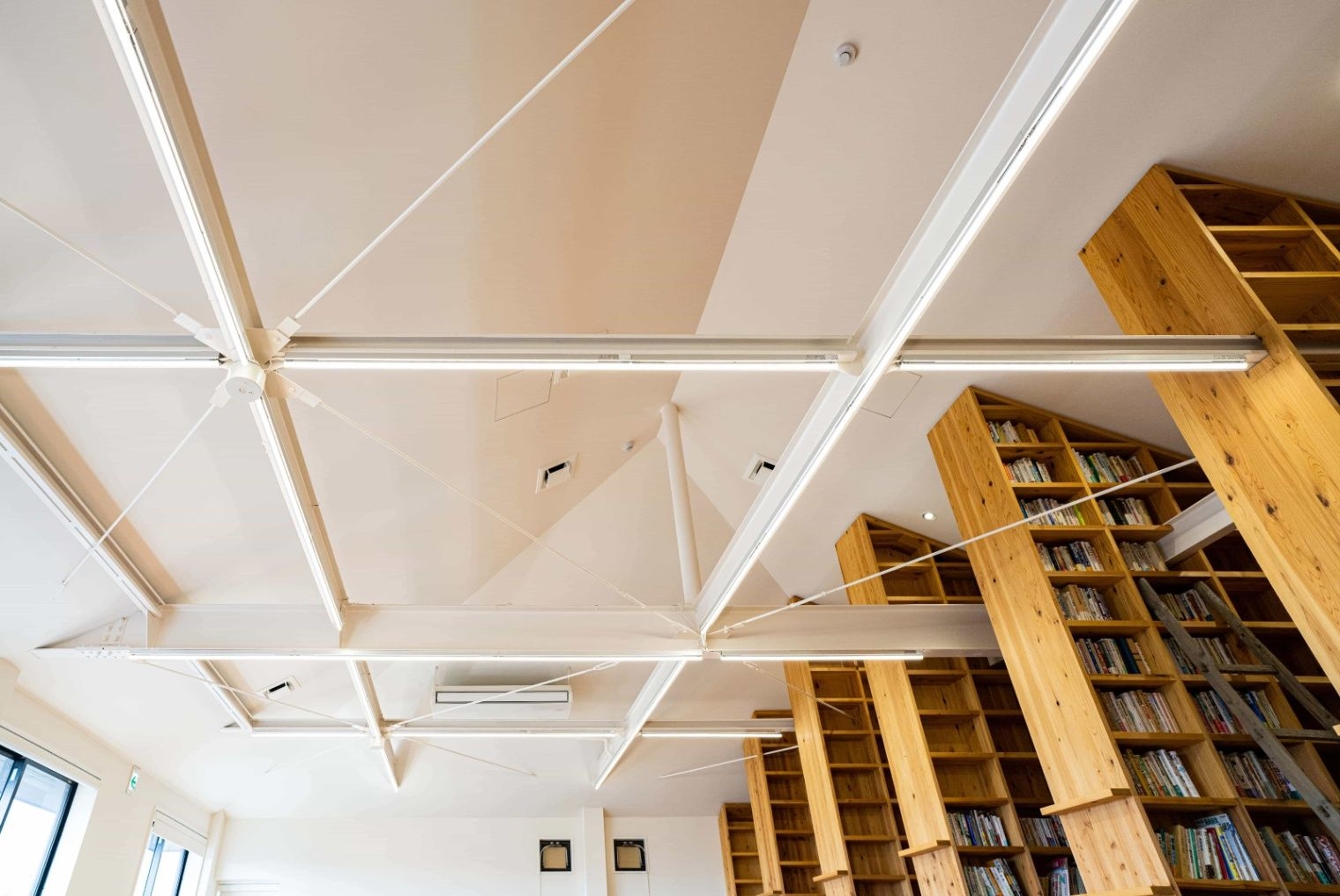 図書喫茶カンタカ の写真 | TECTURE（テクチャー）