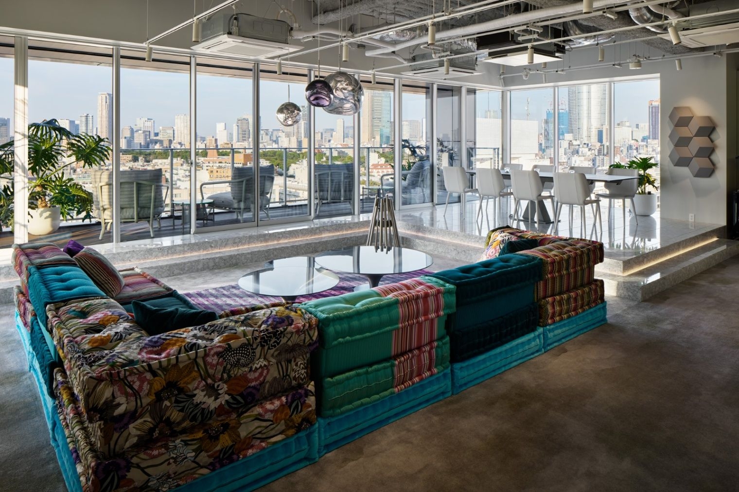 KONNEKT INTERNATIONAL office lounge の写真 | TECTURE（テクチャー）